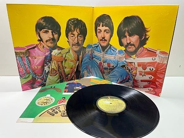 BEATLES / Sgt. Pepper's Lonely Hearts Club Band (LP BEATLES / Sgt. Pepper's Lonely Hearts Club Band (LP